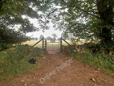 Photo 6x4 Four ways to go [3] Taddington/SP0831 The bridleway and a ...