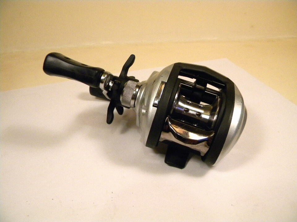 Abu Garcia Silver Max SMAX3-L Flipping switch baitcast reel Left Hand ...