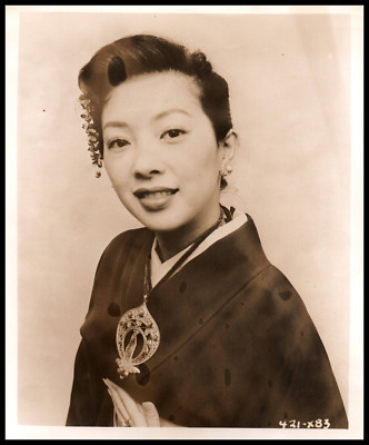 Hollywood Beauty MIIKO TAKA STUNNING PORTRAIT 1950s STYLISH POSE Photo ...