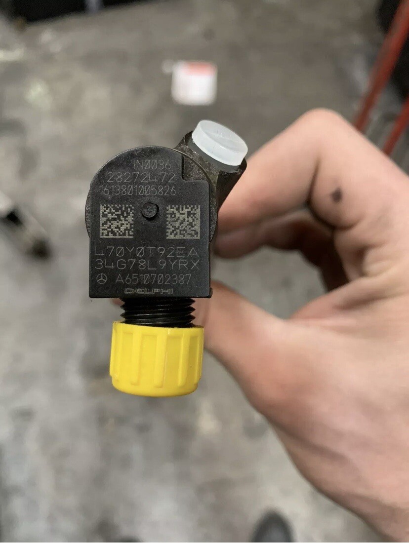 Genuine Fuel Injector Delphi 28272472 A6510702387 MERCEDES for sale ...