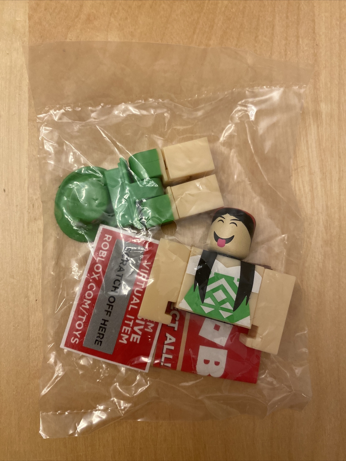 NEW Beeism ROBLOX Series 2 Mini Figure with Virtual Video Game Code | eBay