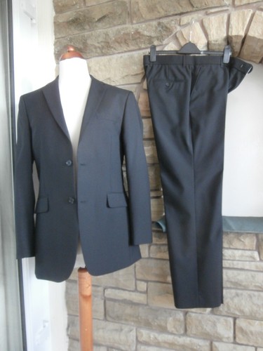 KARL JACKSON BLACK SUIT UNWORN. 40"REG, 34 WAIST, 31.5" LEG. 50% WOOL ...