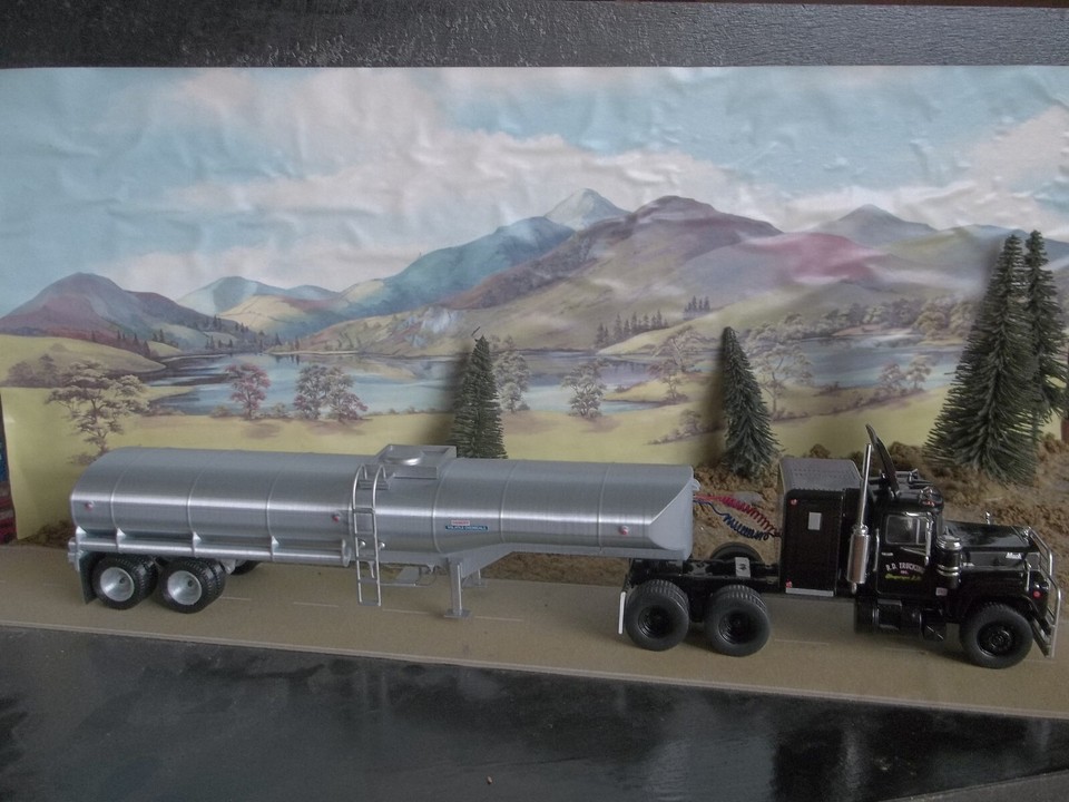 Tanker Trailer for IXO TR100 Mack R - Convoy Rubber Duck Truck - 1/43 ...