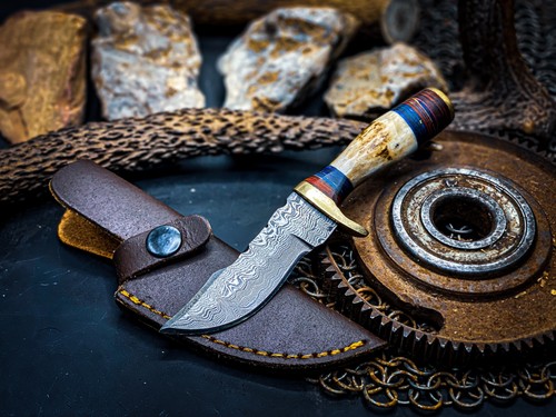 Custom handmade Damascus steel Hunting Knife With Sheath, Horn Handle ...