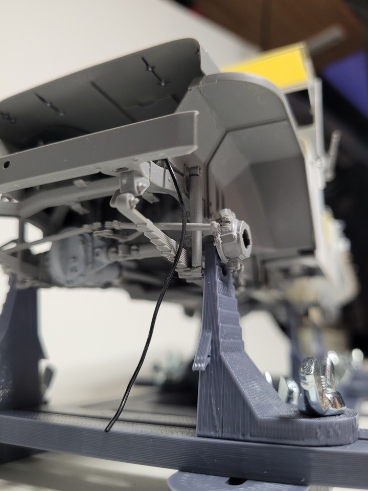 Model car kit building berth jig for AFV vehicles 1/72 1/35 1/24 1/16 ...