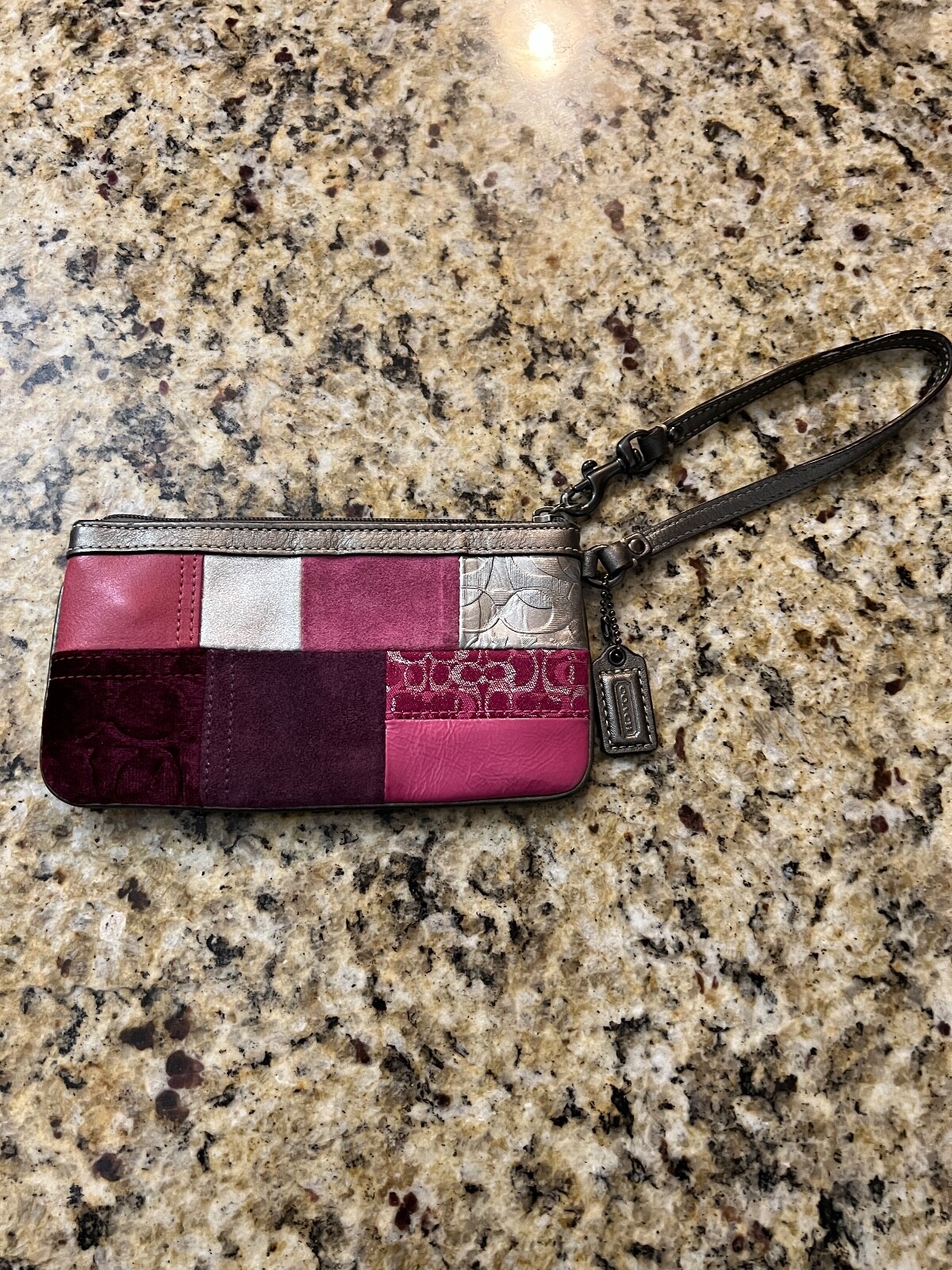 COACH WRISTLET - SUPER CUTE SIGNATURE STYLE - MULTI C… - Gem