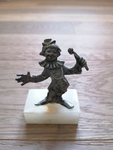 Statuetta Pagliaccio Con Fiore Bastone In Peltro Inciso a Mano e Base ...