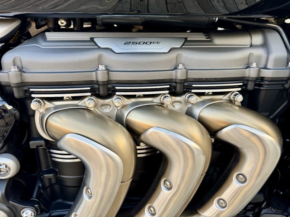 Triumph Rocket 3r 73 Plate 2 Years Warranty Full Service History Only ...