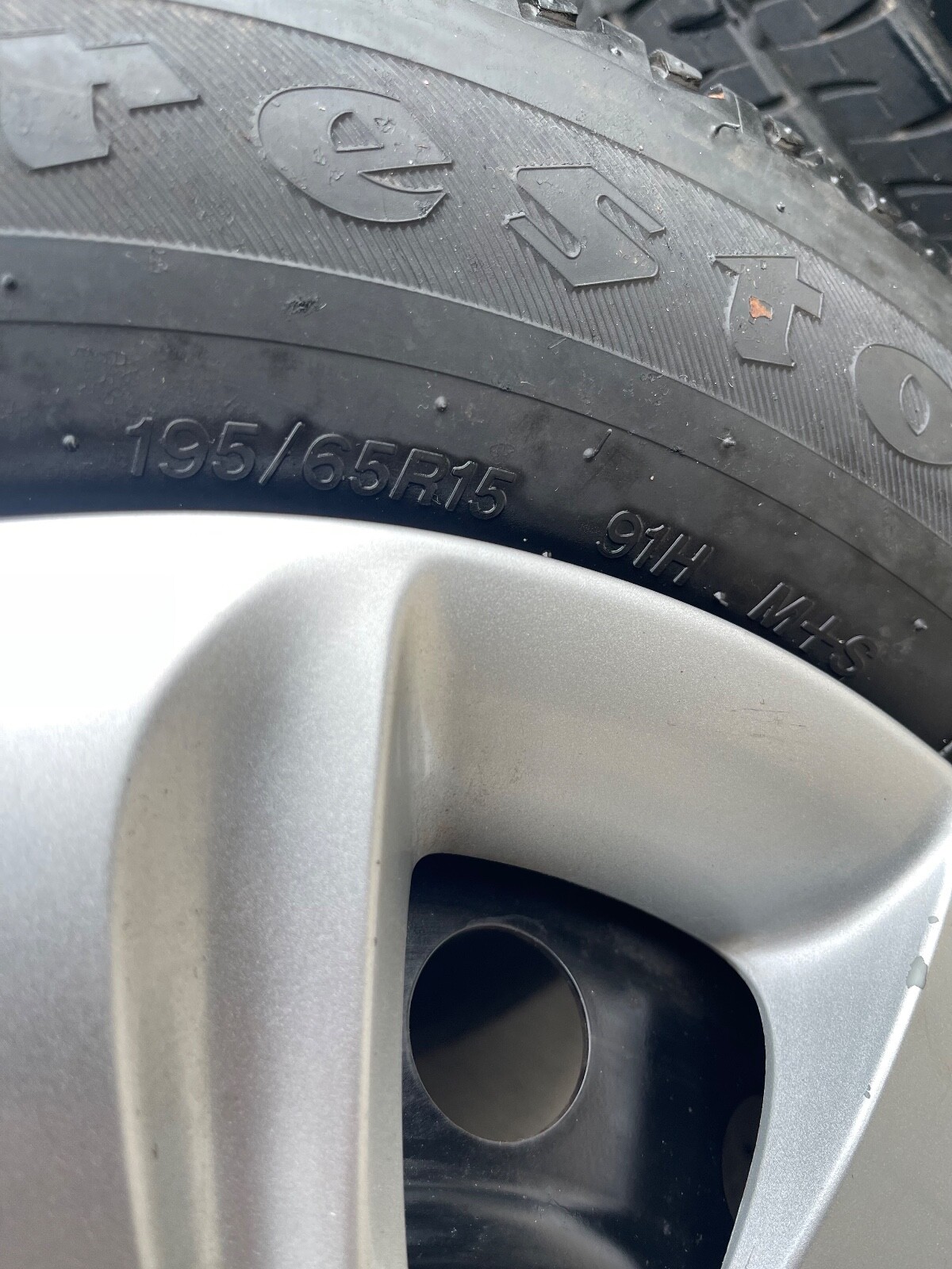 Set of 4 15" Gray Aluminum Rims with New Firestone Tires | Hyundai | OE ...