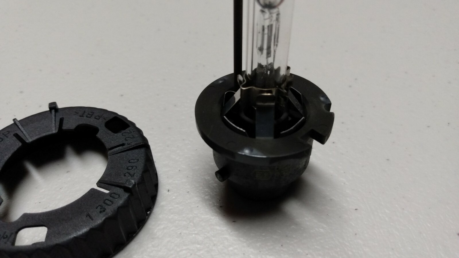 2 OEM 99-06 BMW E46 3 series Philips D2S Xenon HID Headlight Bulb ...