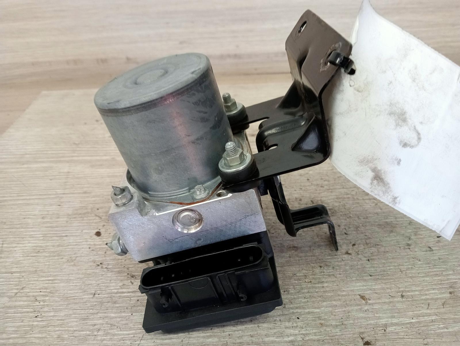 HOLDEN COMMODORE ABS PUMP/MODULATOR VZ, W/ TRACTION CONTROL TYPE, 08/04 ...