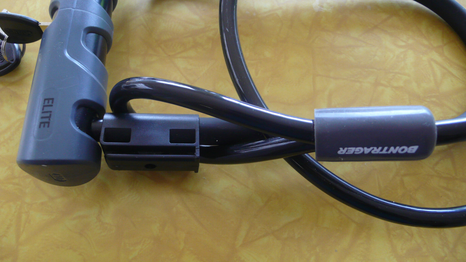 Bike Lock Bontrager Elite Keyed Two Key Double Bolting Shackle System ...
