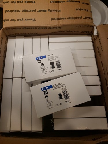 Eaton BRCAF115 15 Amp Single-Pole Combination Arc Fault Circuit Breaker ...