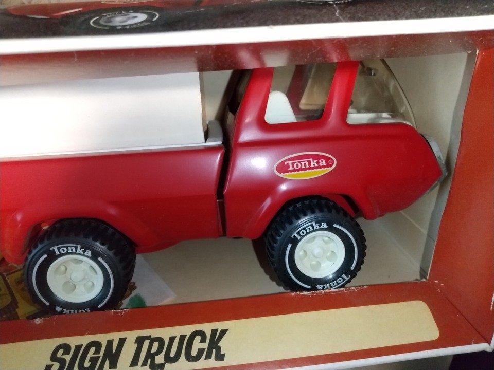 TONKA Tonka Vintage Rare 1973 Mini Thrust Tonka Sign Truck #1088 Mint ...