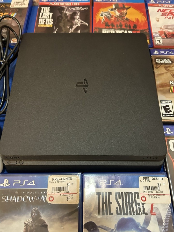 Mammoth Pre-Owned PS4 Bundle A 1 TB Slim Console/2 Controllers/23 Games ...