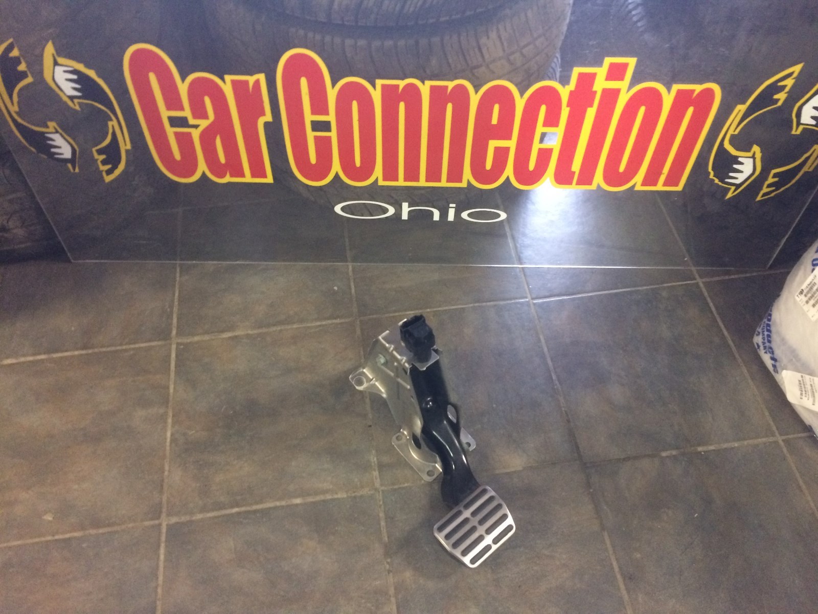 2009 Audi R8 brake pedal with brake light switch OEM | eBay