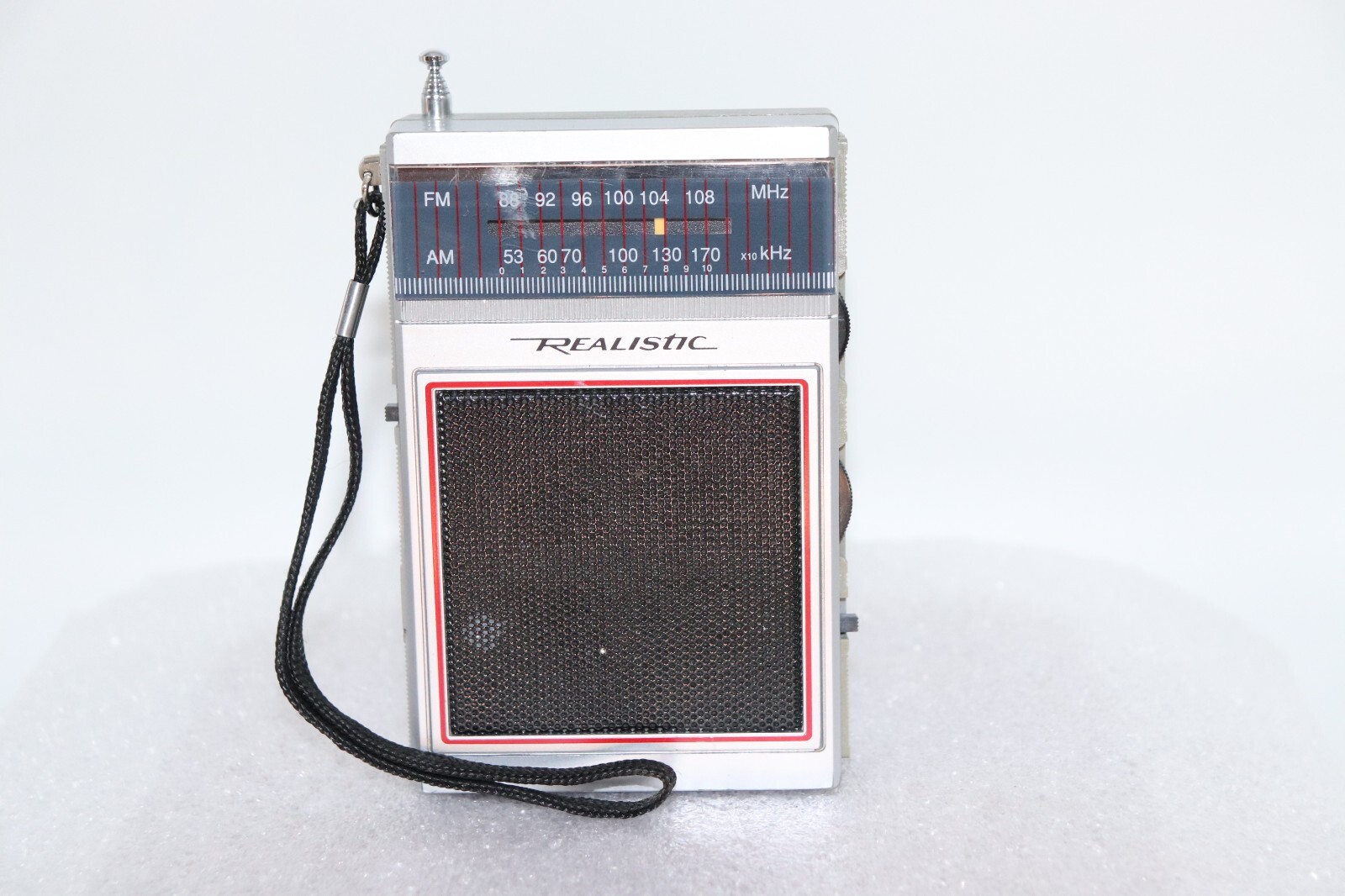 Vintage Realistic Radio Shack Hand Held Portable AM-FM Radio Model 12 ...