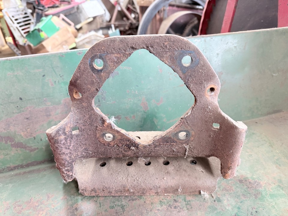 USED DRAWBAR SUPPORT HANGER FOR FORD NAA 900 800 600 2000 NCB809A | eBay