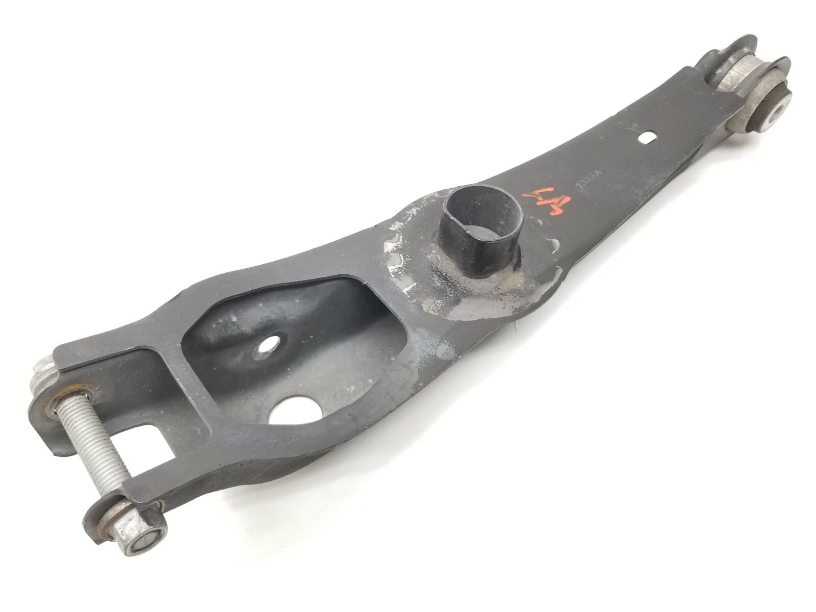 17-19 Cadillac XT5 Lower Control Arm Left / Right 84143517 OEM Genuine ...