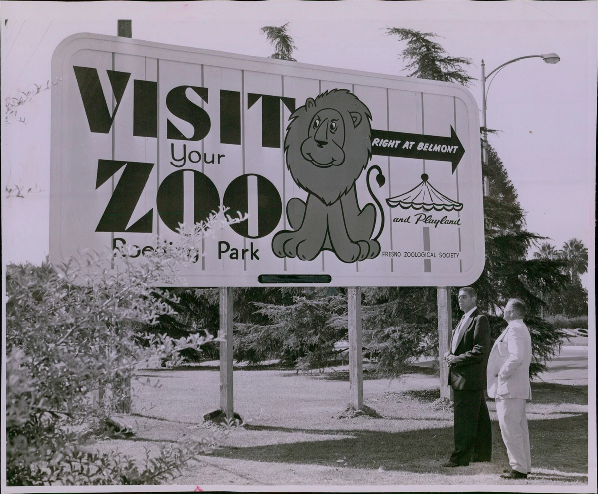 Zoo Road Sign