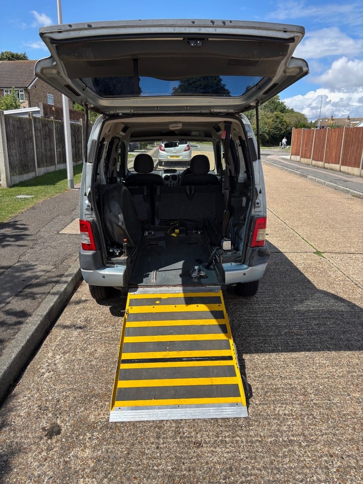 Peugeot Partner Horizon Wheelchair Access Vehicle - with winch, Spares ...