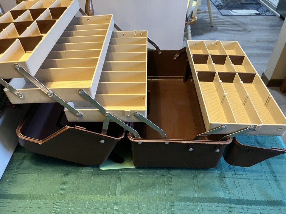 Vintage FENWICK Woodstream 3.4 Fishing Tackle Box Fold Out Tray ...