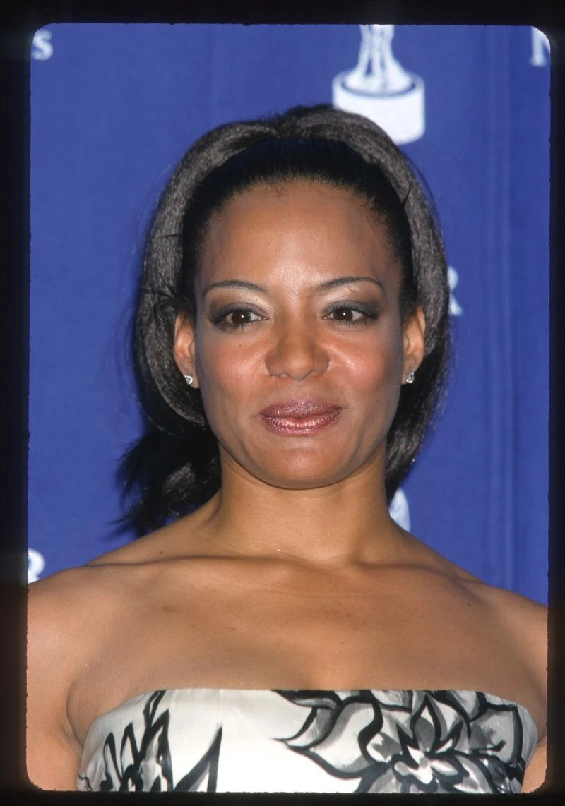 Lauren Velez Oz