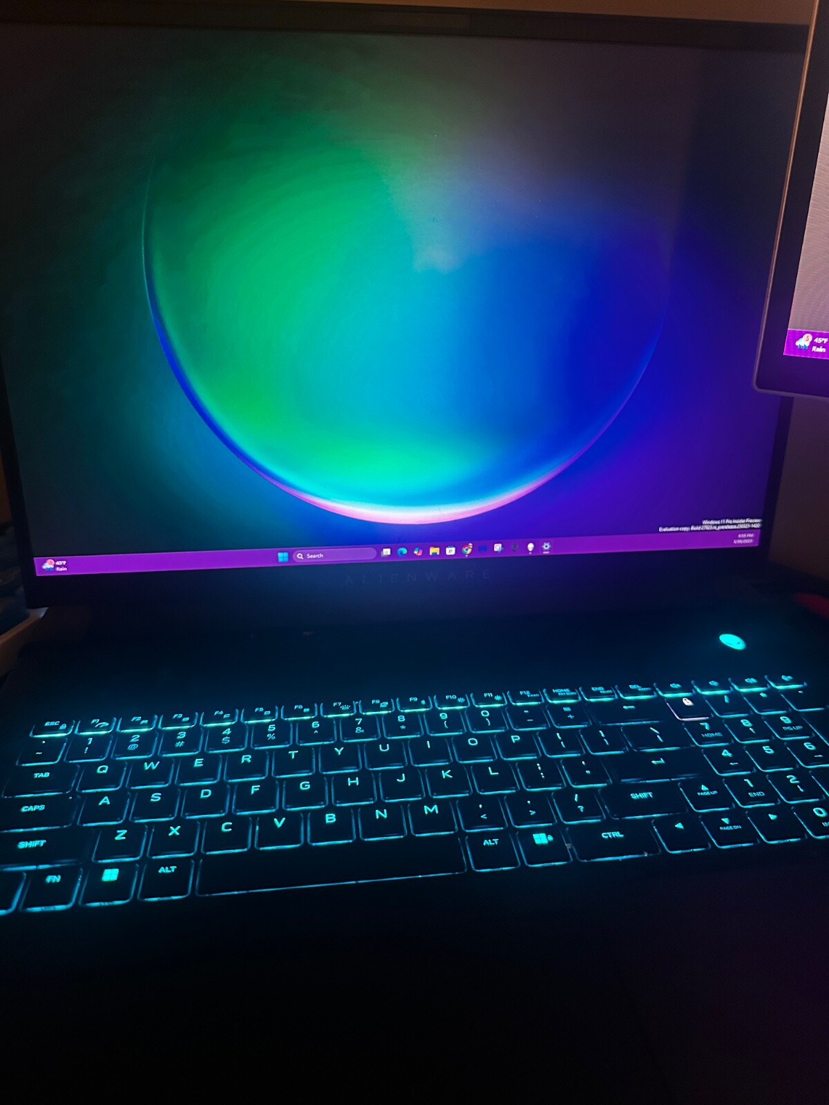 Alienware m18 R1 AMD Ryzen 9 7845HX 16GB RAM 1TB SSD RTX 4070 FHD 480Hz ...