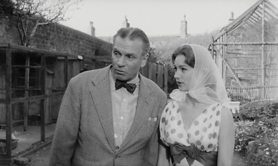 SHIRLEY ANNE FIELD Lawrence Oliver in THE ENTERTAINER Classic Photo Pri ...