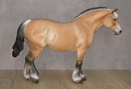 Peter Stone "Sunrise" Bunny Draft Mare Fjord Cross Club Model Satin | eBay