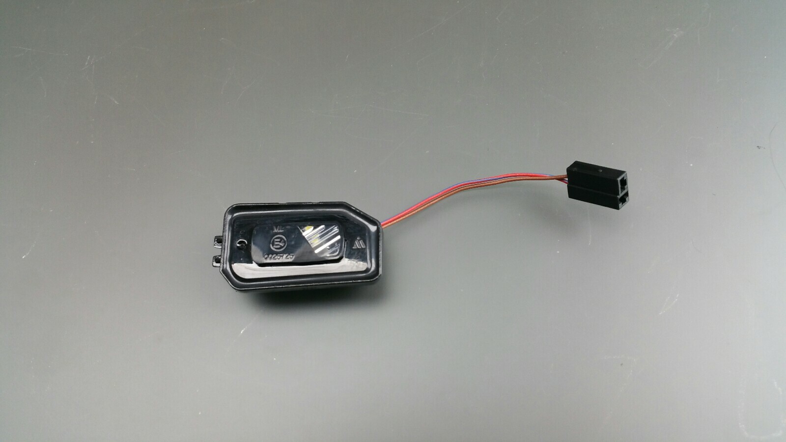 Original Mercedes-Benz C-Klasse W205 Außenspiegel Umfeldbeleuchtung ...