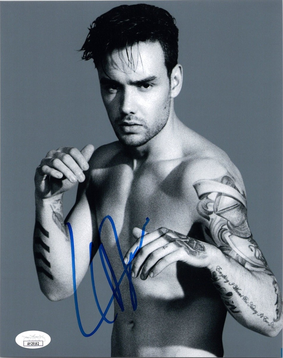 One Direction Shirtless Liam
