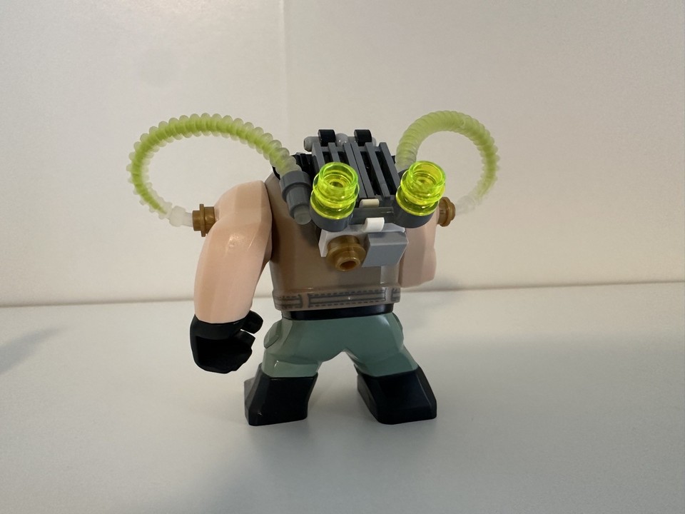 The LEGO Batman Movie 70914 Bane Toxic Truck Attack - COMPLETE w/ box ...