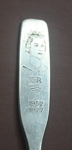 VINTAGE E"R QUEEN ELIZABETH II 1952-1977 SOUVENIR SPOON SILVER PLATED ...