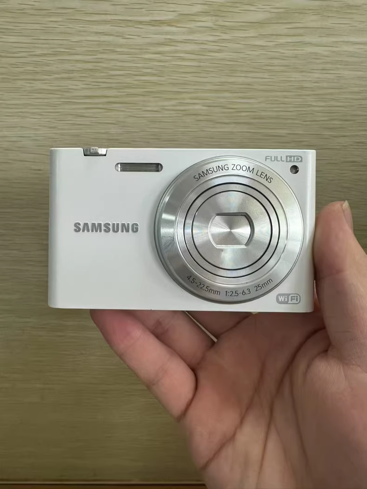 Samsung MV900f Flip-out Touch Screen Camera with 5x Optical Zoom WiFi ...