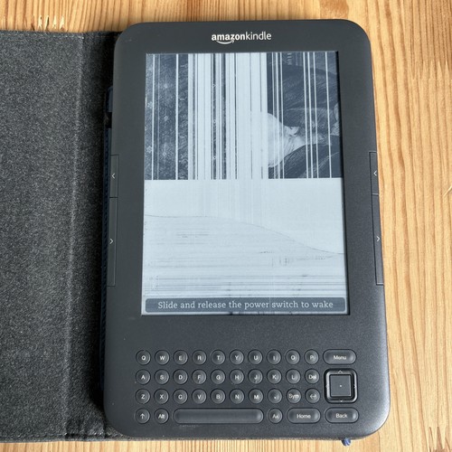 Amazon Kindle Keyboard D00901 3rd Gen & Case Bundle *spares or repair ...
