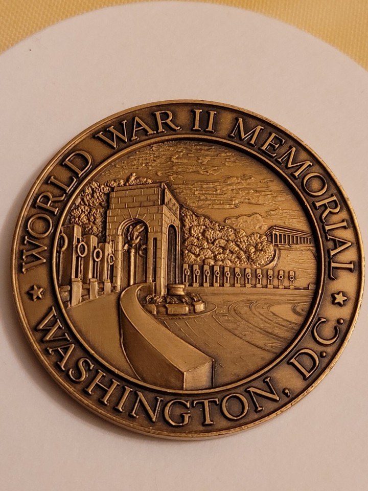 WWII World War 2 Memorial Challenge Coin. Washington DC World War II ...