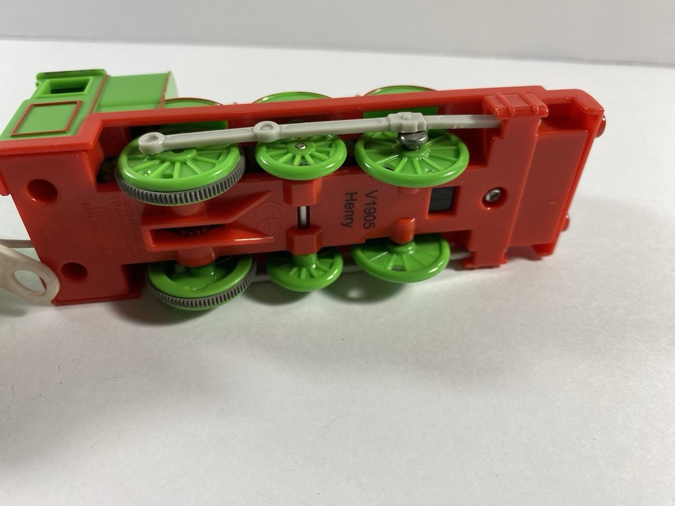 Thomas Motorized Talking Henry and Tender TrackMaster Train 2010 NOT ...