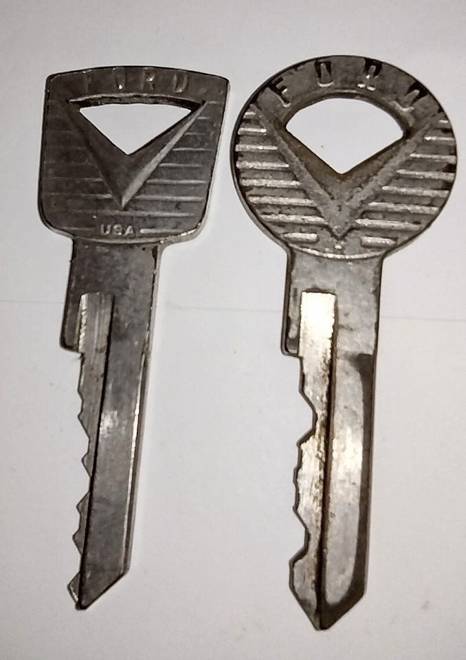 VINTAGE FORD IGNITION KEY AND DOOR KEY (2 Keys) 1960's VGC | eBay