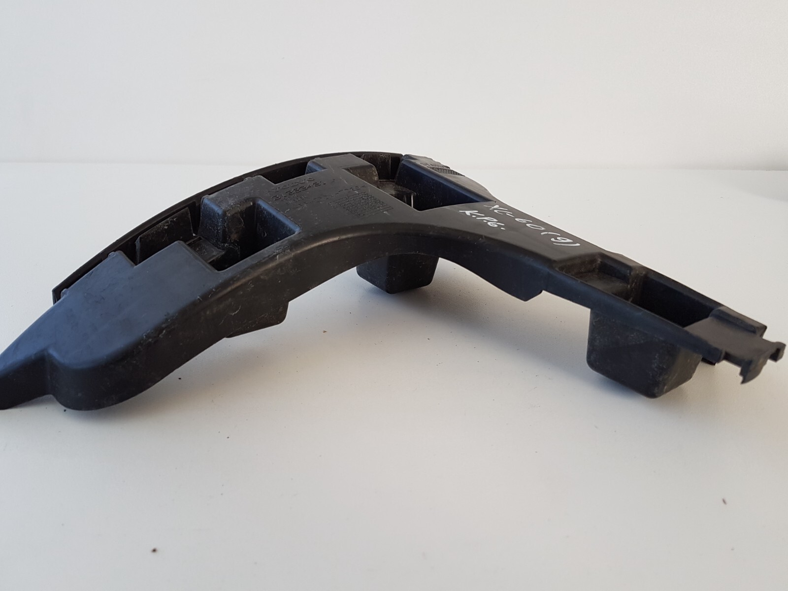 VOLVO XC60 2.0DIESEL 140 kW 2015 REAR LEFT BUMPER MOUNT BRACKET OEM ...