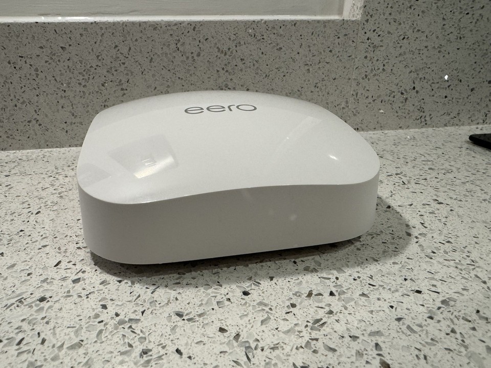 Eero Pro 6e Trl-Band Home Network TrueMesh WI-Fi Router Model S010001 ...