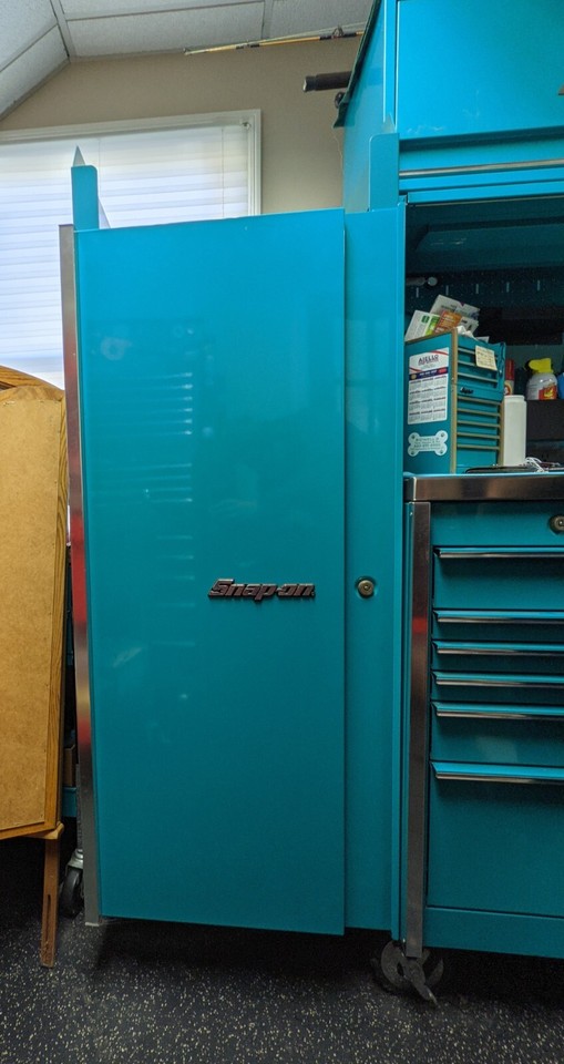 Snap-On Toolbox, with riser, bookcases, lockers, locker toppers service ...