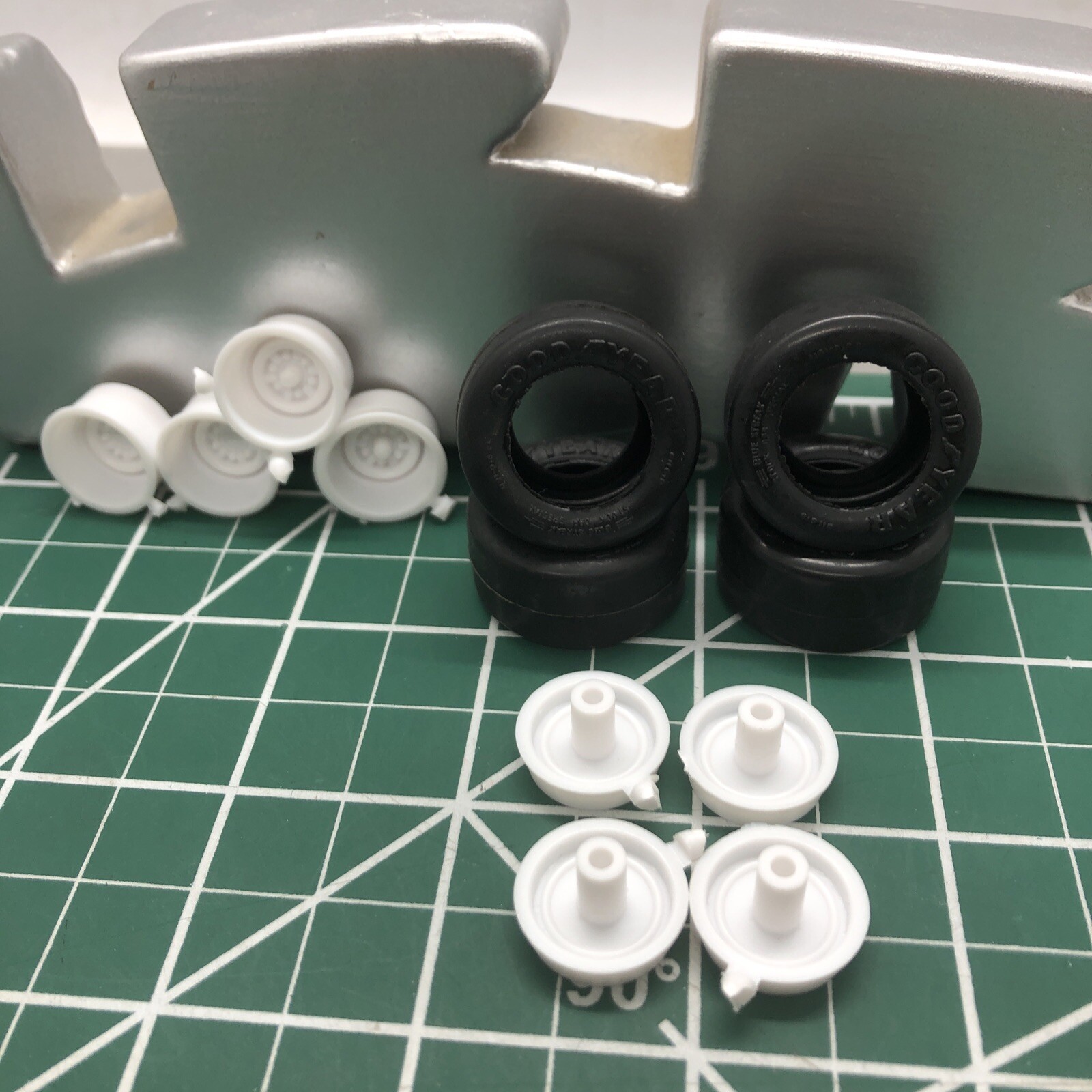 4) Torino Stock Car Steel WHEELS Goodyear SLICKS & BACKS AMT1:25 LBR ...