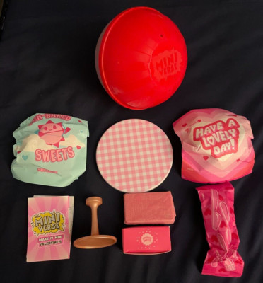 MGA MINIVERSE Make It Mini Valentine's Day Series 2 HEART DONUTS Figure ...