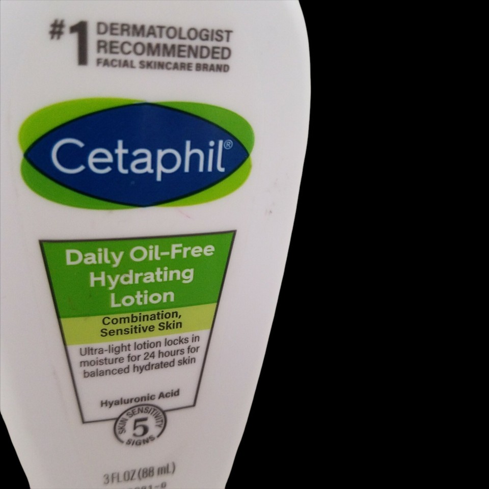 Cetaphil DAILY OIL-FREE HYDRATING Lotion for Combination Sensitive Skin ...
