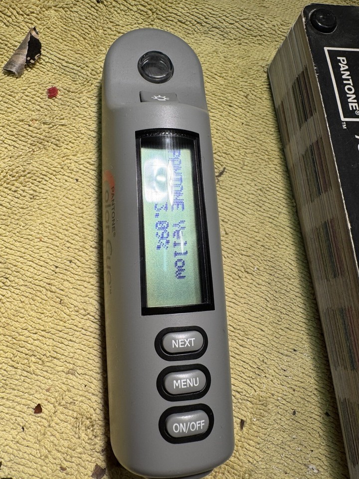 Pantone Color Cue Handheld Color Matching Device with Case Tested and ...