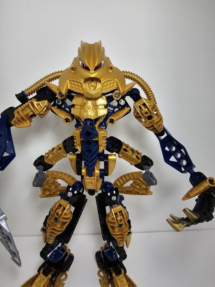 LEGO Bionicle 8734 BRUTAKA Gold Titan Warrior Complete Set Amazing ...