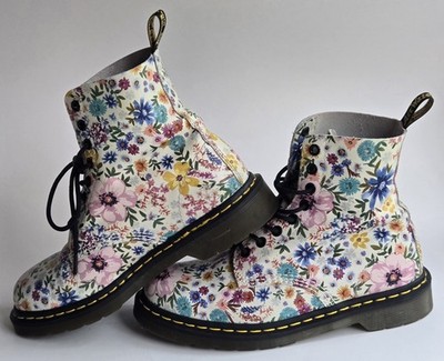 EUC Dr Martens Wanderlust Pascal white multicolor floral combat boot ...