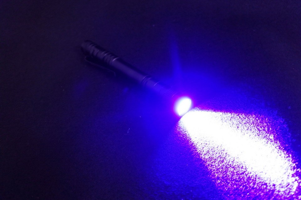 470nm Pen Type Blue Light LED Flashlight Hunting Night Vision Blue LED ...