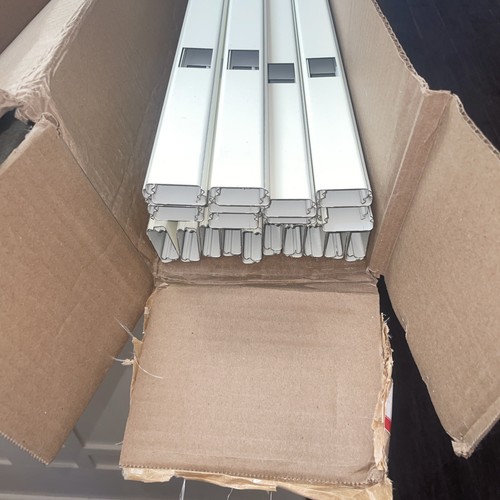 Wiremold V20GBA12 Plugmold W/Snpcl 2-Circuit 2000 Ivory 5" X 40 TOTAL ...